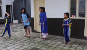 Egrang Batok - AnakBisa