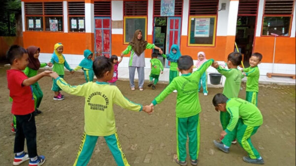 Kucing Dan Tikus - AnakBisa