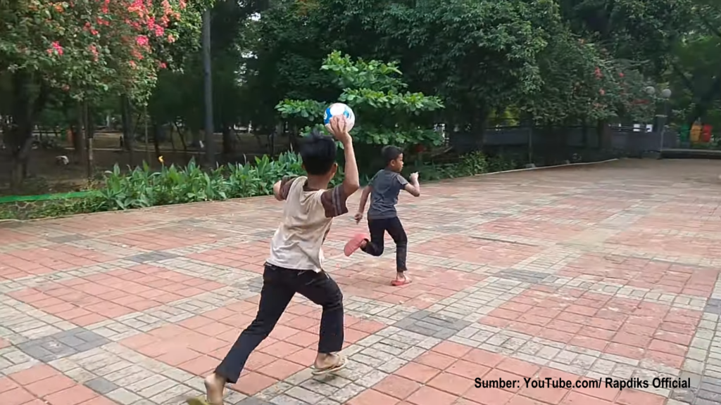 Permainan Tradisional Bola Gebok - AnakBisa