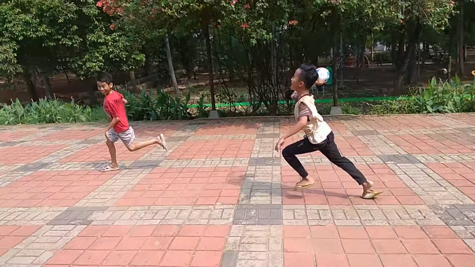 Permainan Tradisional Bola Gebok - AnakBisa