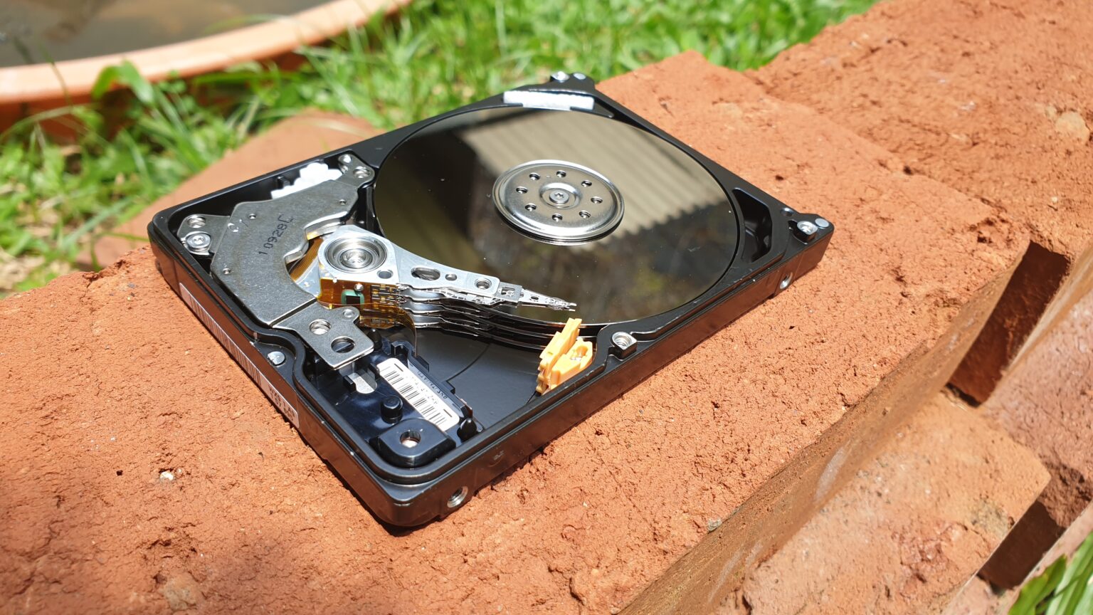 Mengecheck Kondisi Hard Disk - AnakBisa